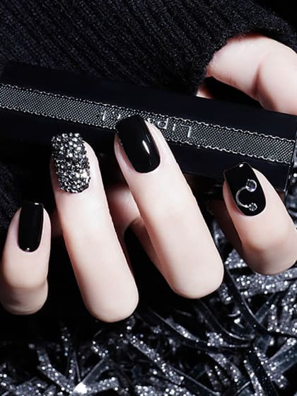 สีเล็บดาร์กๆ Dark Tone Style ความสวยที่น่าค้นหา